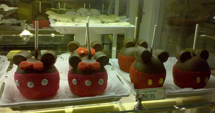 Mickey Mouse Candied Apples - Yum | The Disney Blog