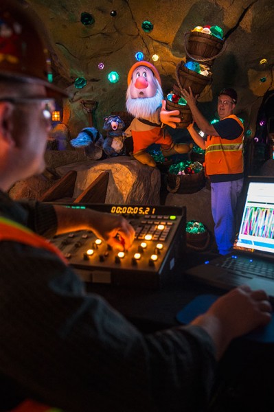 Imagineers Program First Full 3D Audio-Animatronics at Seven Dwarfs ...