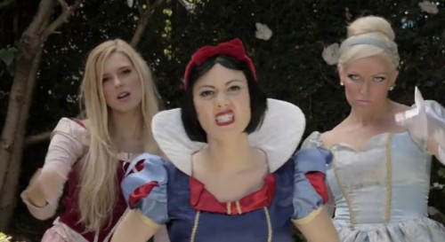 Epic Princess Rap Battle: Snow White vs Queen Elsa Throw Down | The ...