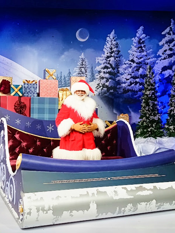 epcot-festofholidays-santa | The Disney Blog