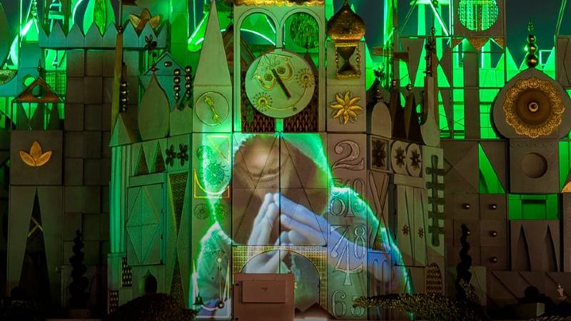 Disneyland's 'it's a small world' Brings Back 'Encanto' Projection Show ...