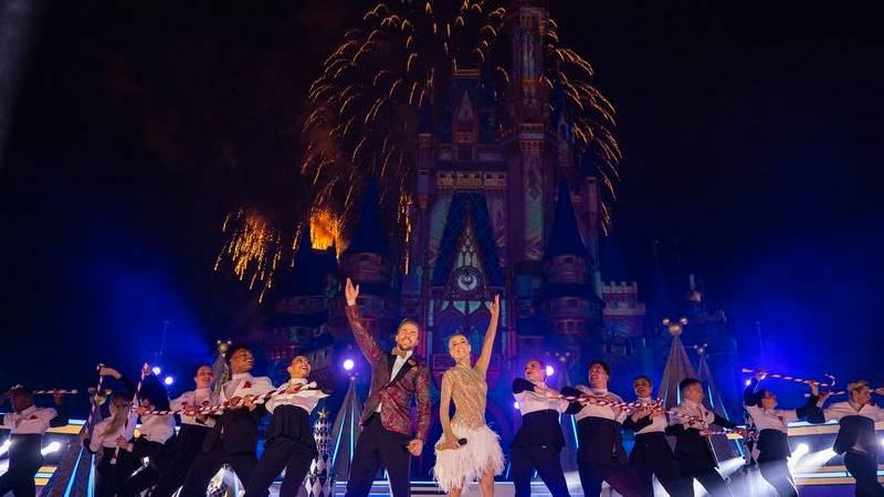 ABC to Air ‘The Wonderful World of Disney: Magical Holiday Celebration ...